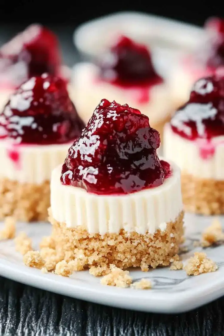 Mini Key Lime Cheesecakes – Sweet, Tangy & Easy Dessert